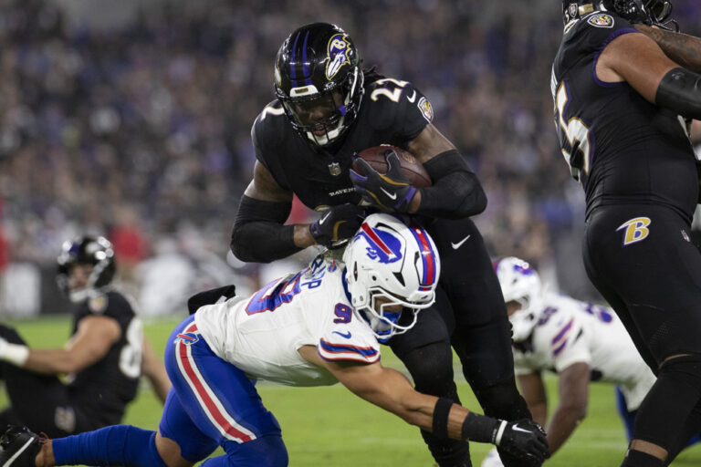 Should You Draft Ashton Jeanty or Derrick Henry in 2025?