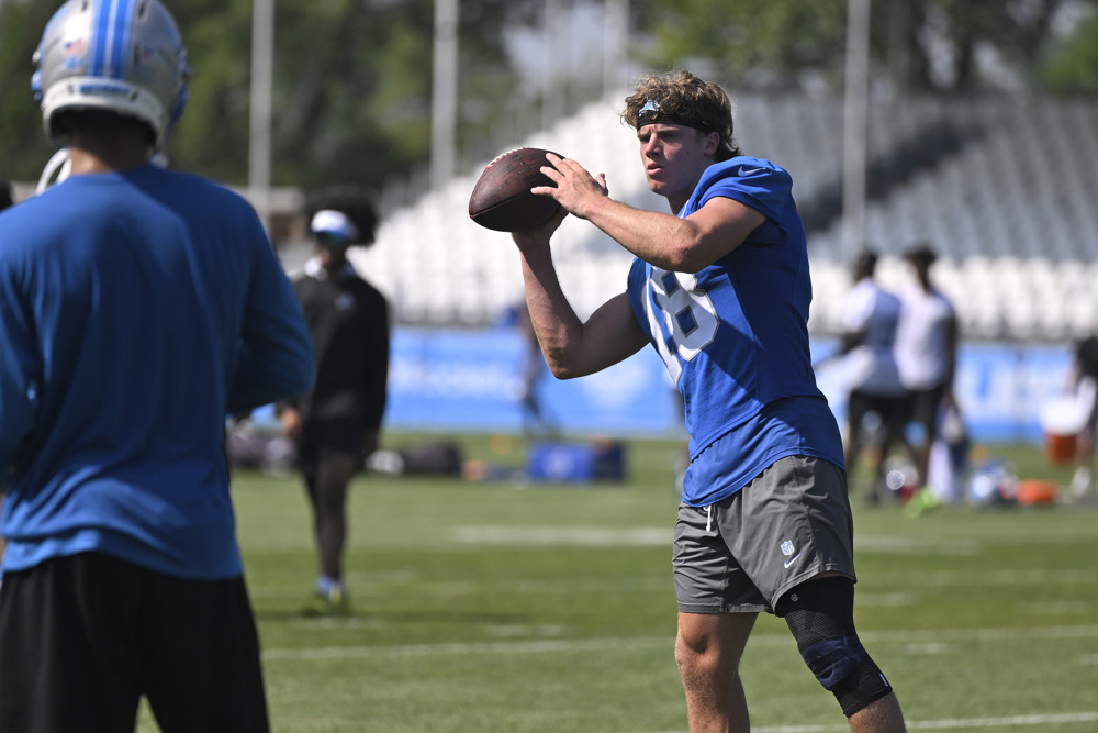 NFL Camp News: TeSlaa Stock Soaring and Cutdown Day Carnage